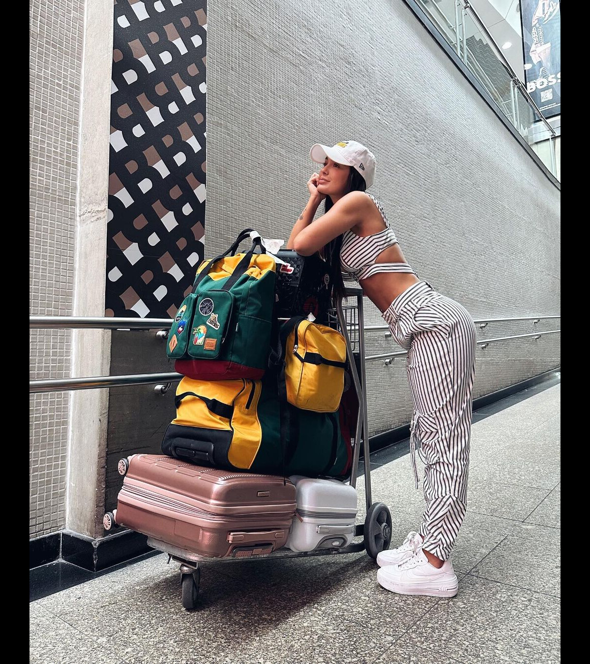 Foto: Ex-BBB Larissa Santos surgiu de visual renovado nas redes sociais ... Foto: Ex-BBB Larissa Santos surgiu de visual renovado nas redes sociais ...