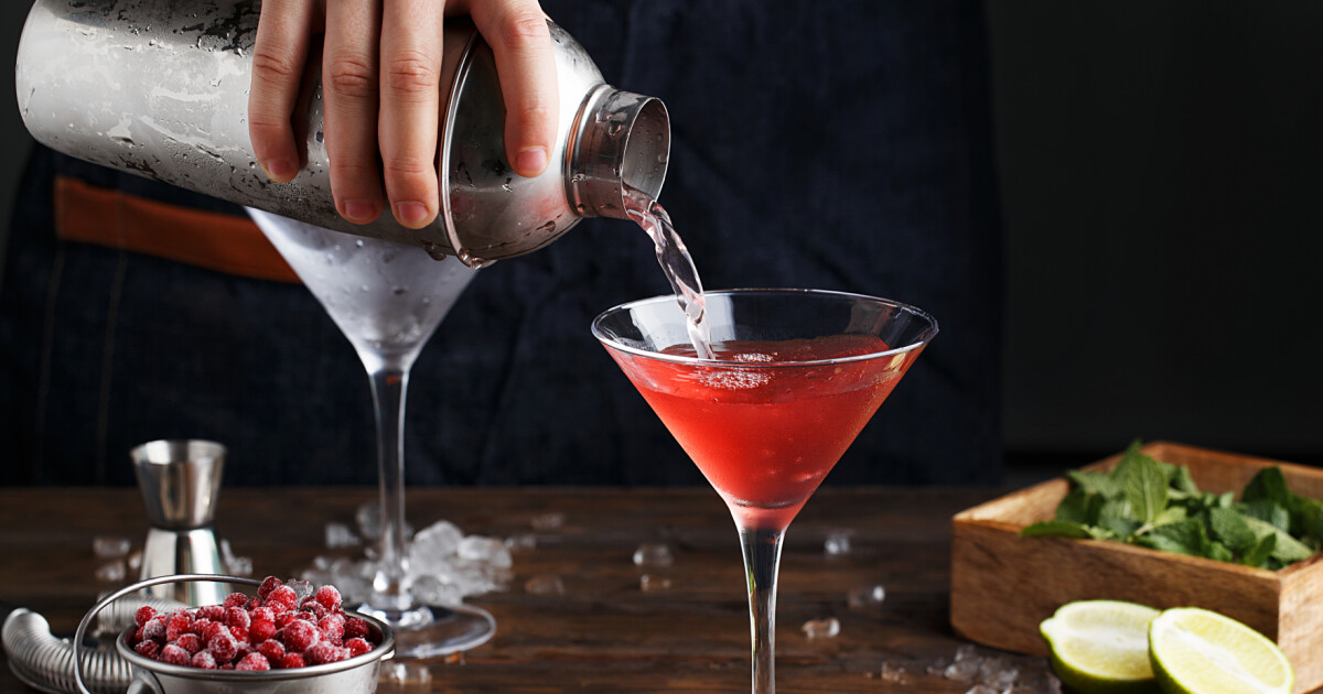 5 curiosidades muito inusitadas sobre o Cosmopolitan, drink icônico de ...