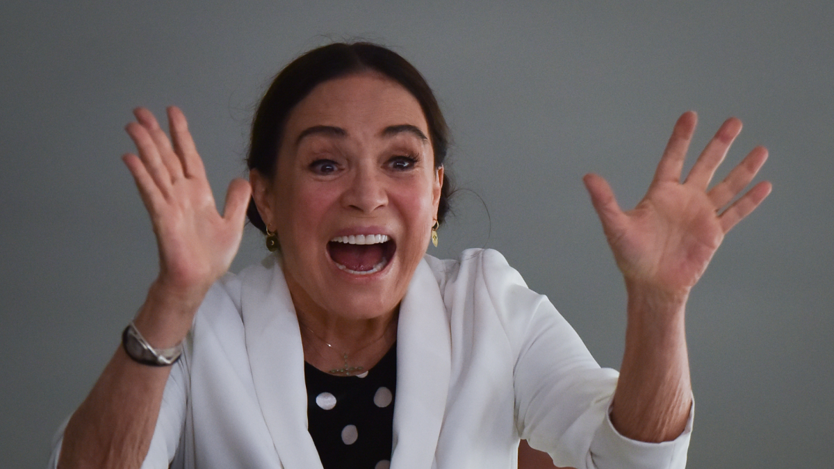 Foto: Ela 'fez o L'! Regina Duarte revela voto em Lula: 'Me parecia ...
