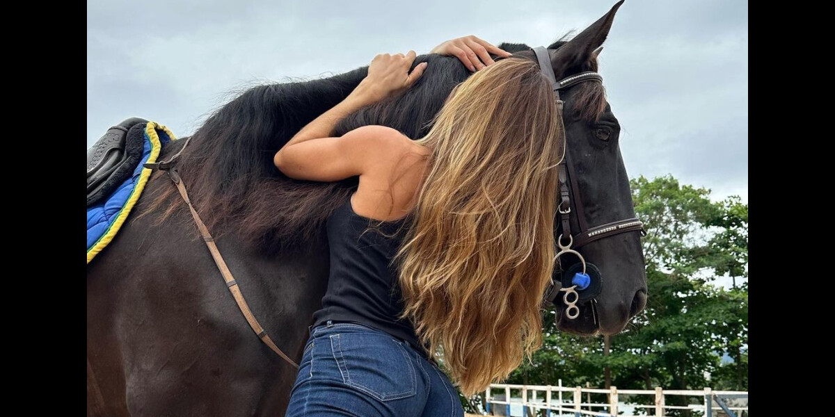 Foto: Grazi Massafera aprende a cavalgar para 'Dona Beija' - Purepeople