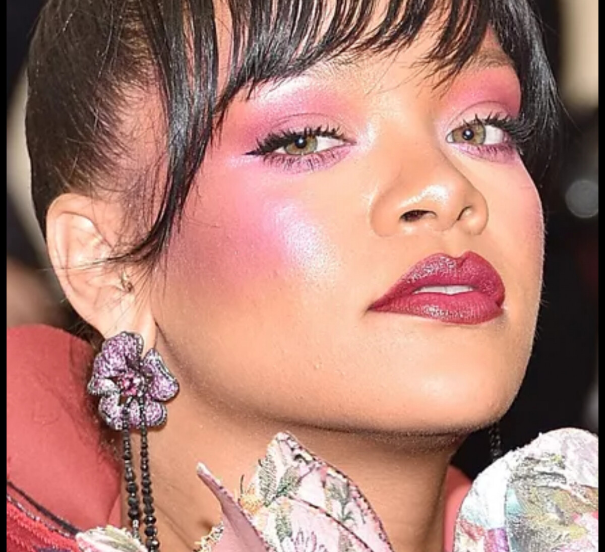 Foto: Essa forma de usar blush está com TUDO! Saiba como aderir a ...