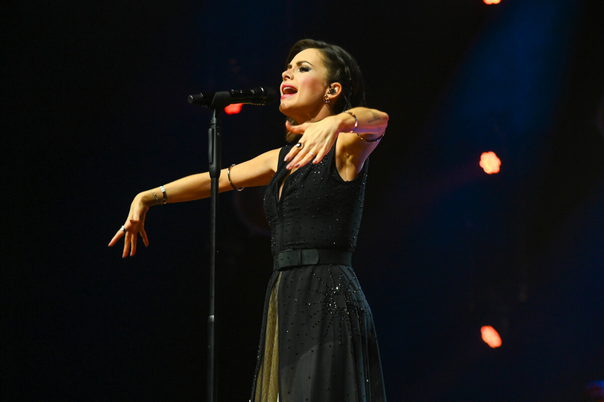 Foto: Sandy, em show realizado neste sábado (02) em São Paulo - Purepeople