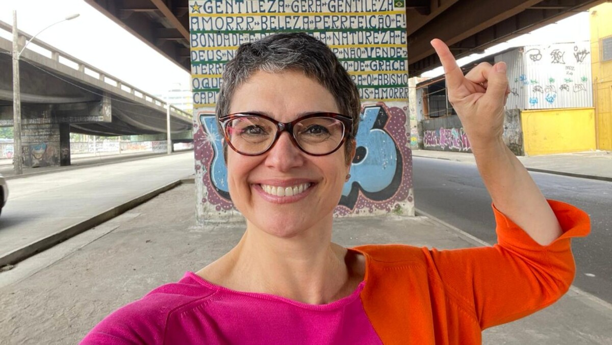 Foto: Sandra Annenberg posa sem maquiagem e reflete sobre marcasde expressão no rosto - Purepeople