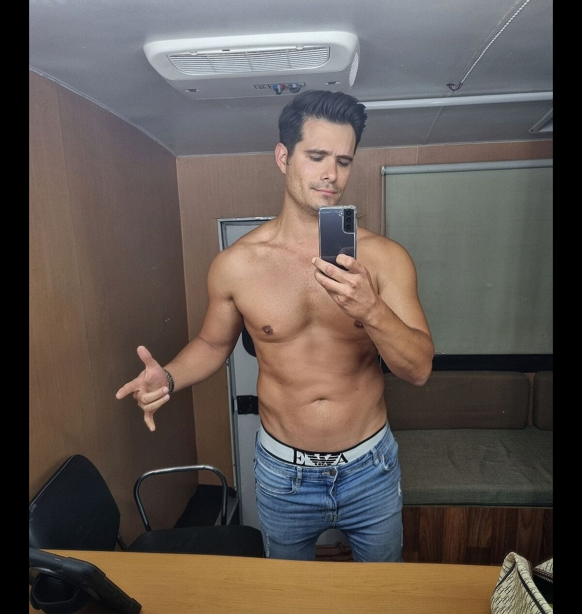 Foto: Brandon Peniche, galã de 'Contigo Sim', não desperdiça um bom ...