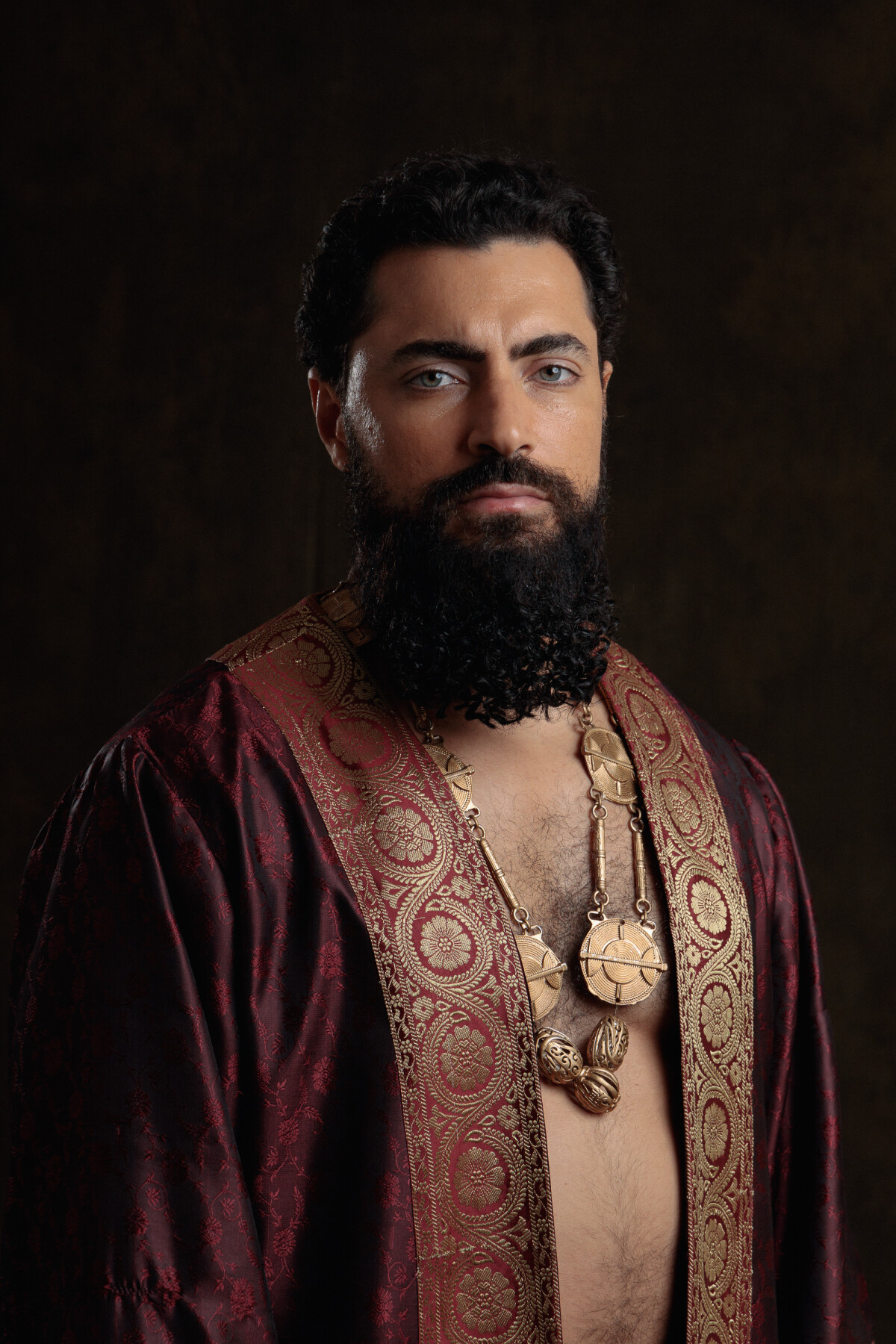 Foto: 'A Rainha da Pérsia': Xerxes (Carlo Porto) permitiu um novo decreto com o selo real para a ...