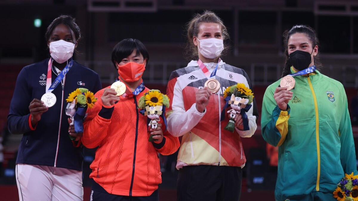 Foto: A brasileira dividiu o pódio com Madeline Malonga, Shori Hamada e ...