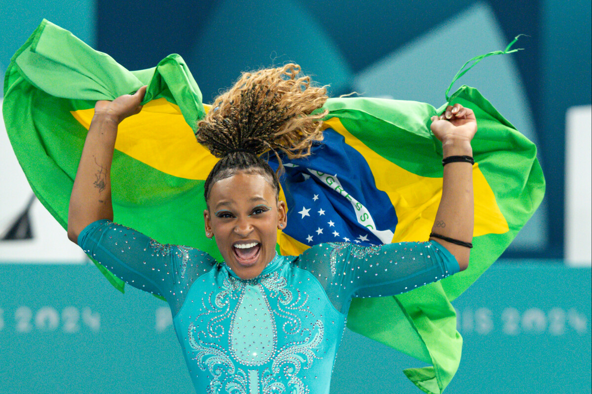 Foto: Rebeca Andrade conquistou medalha de ouro no solo, desbancando ...