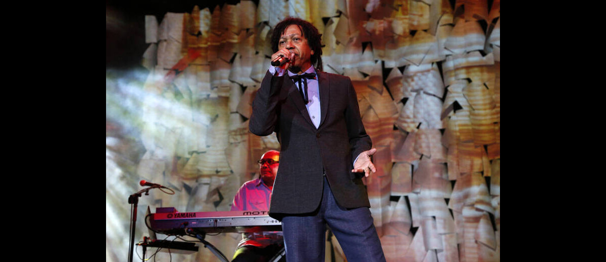 Foto: Djavan é um dos artistas mais consagrados da MPB atualmente, mas ...