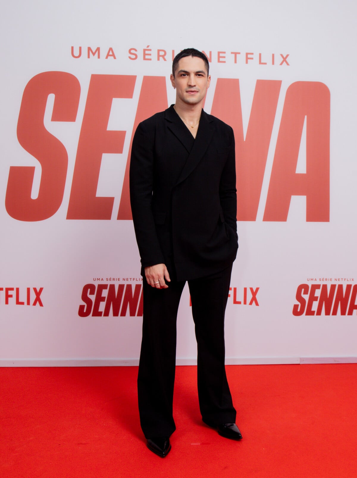 Foto: Gabriel Leone interpreta Ayrton Senna na série 'Senna', da ...