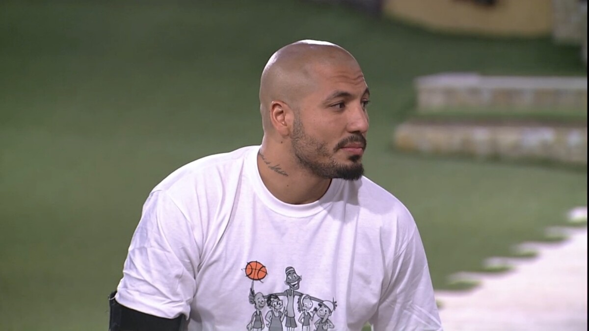 Foto: Fernando convida Amanda, mas impõe regras - Purepeople