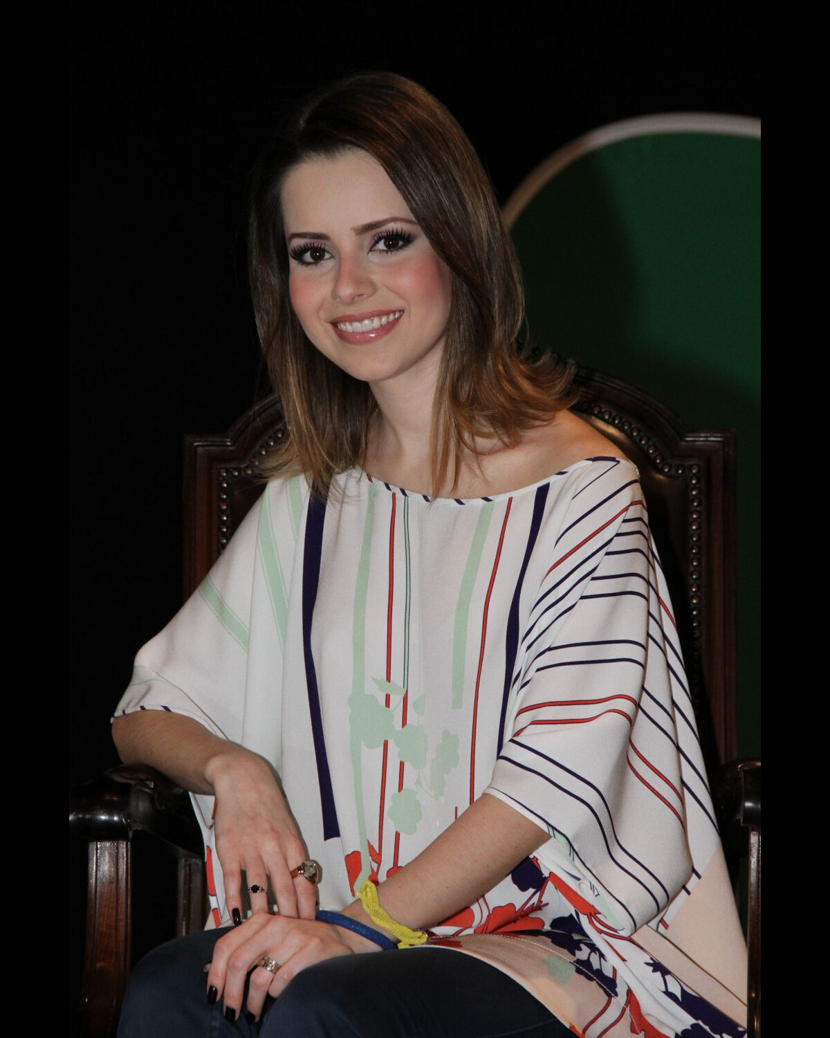 Foto: Onde quer que Sandy vá, a cantora está usando um anel na falange ...