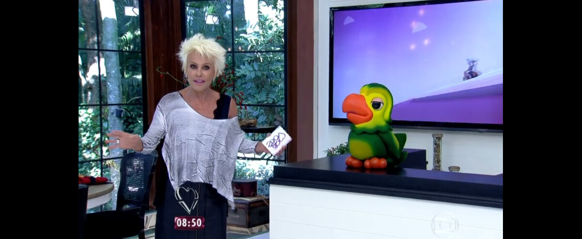 Foto: Ana Maria Braga fazia um merchan de um detergente de limpeza, mas ...