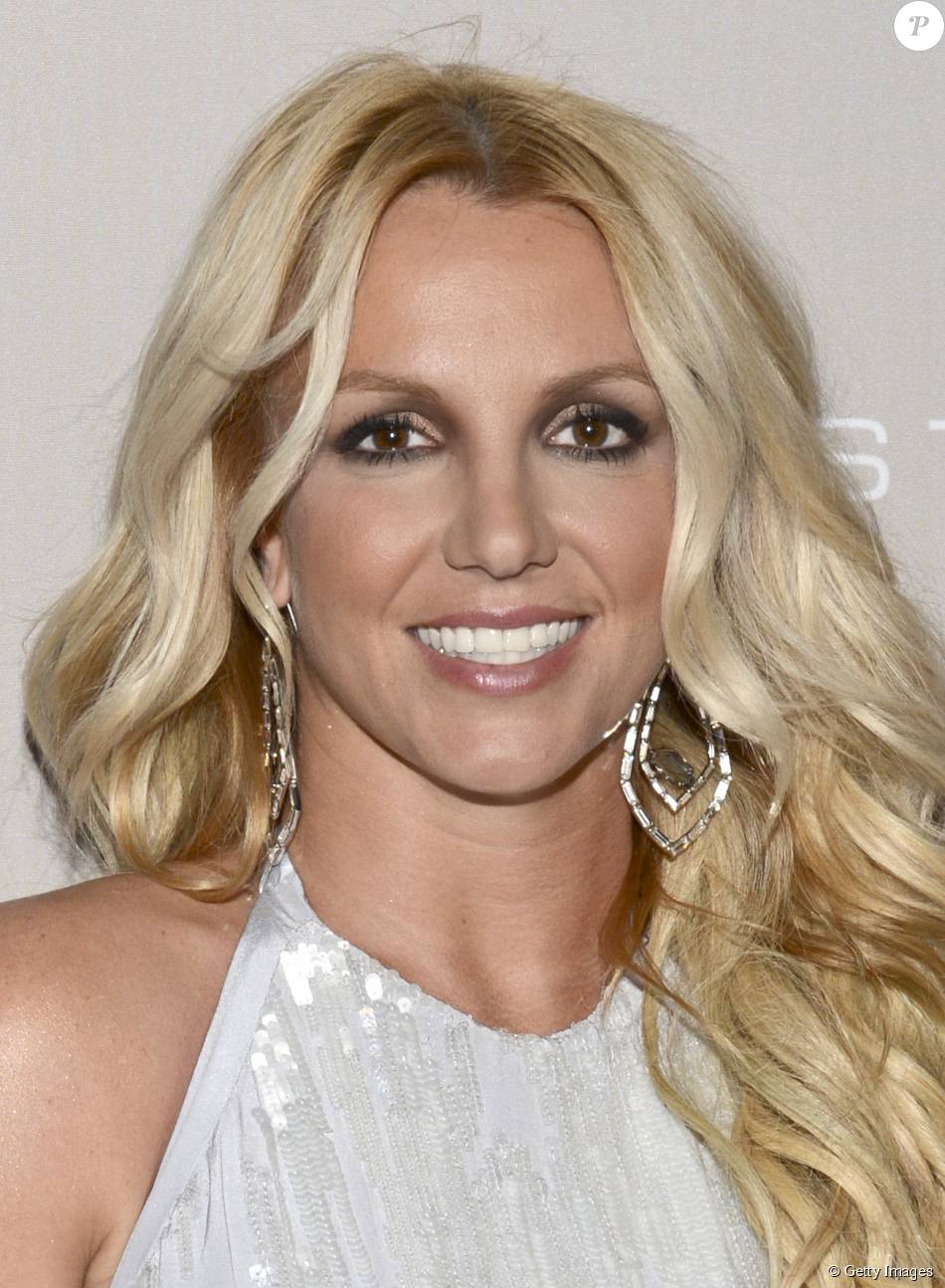 Poucos meses antes, também em 2012, Britney Spears mostrava aparência ...