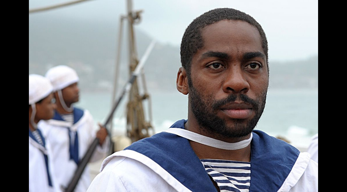 Foto: Zé Maria (Lázaro Ramos) foi um herói da Revolta da Chibata, causa ...