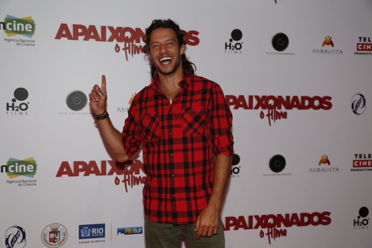 Foto: O ator Nando Rodrigues marcou presença na pré-estreia do filme ...