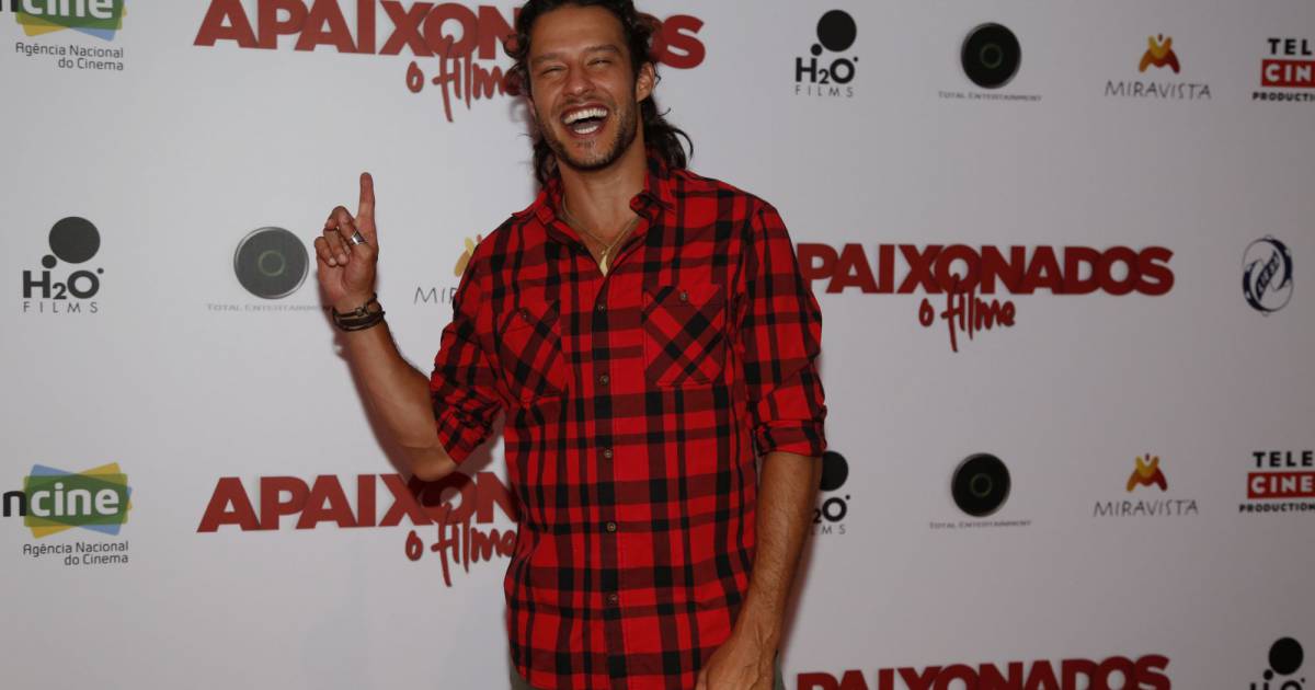 O ator Nando Rodrigues marcou presença na pré-estreia do filme ...