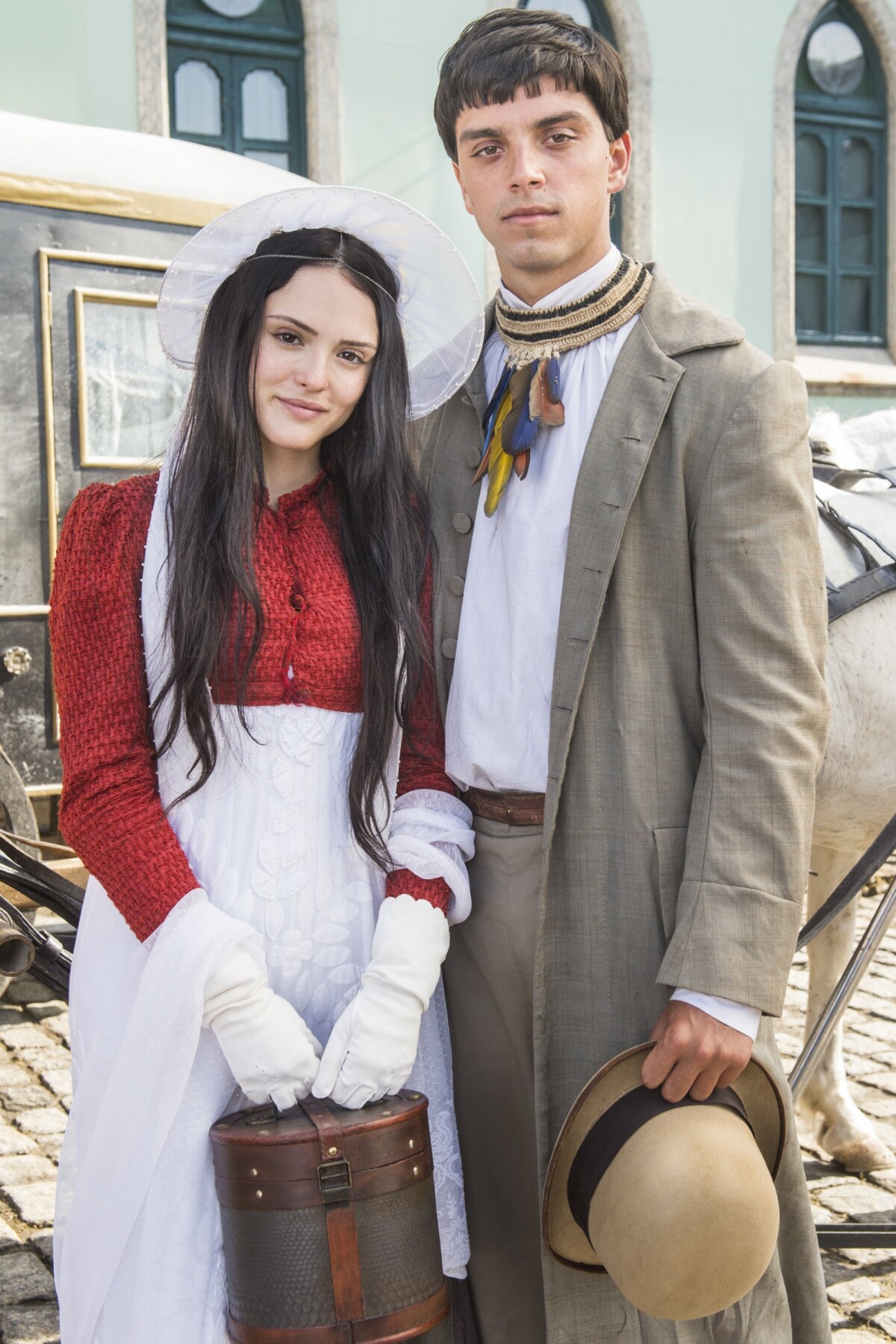 Foto: Piatã (Rodrigo Simas), irmão de Anna (Isabelle Drummond), é meio ...