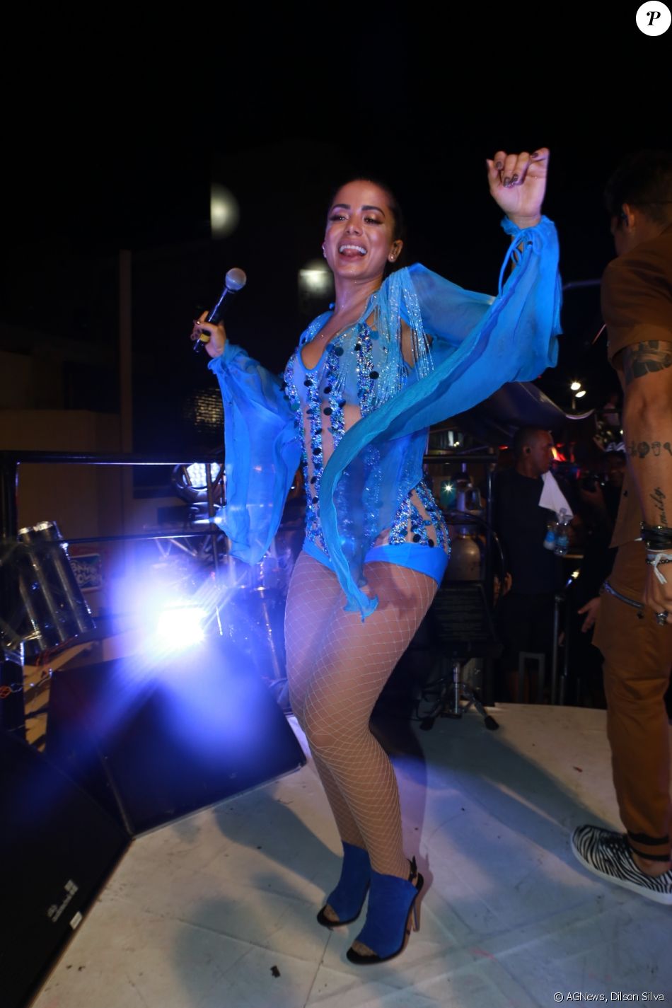 Anitta faz participação em trio da Banda Eva, em Salvador - Purepeople
