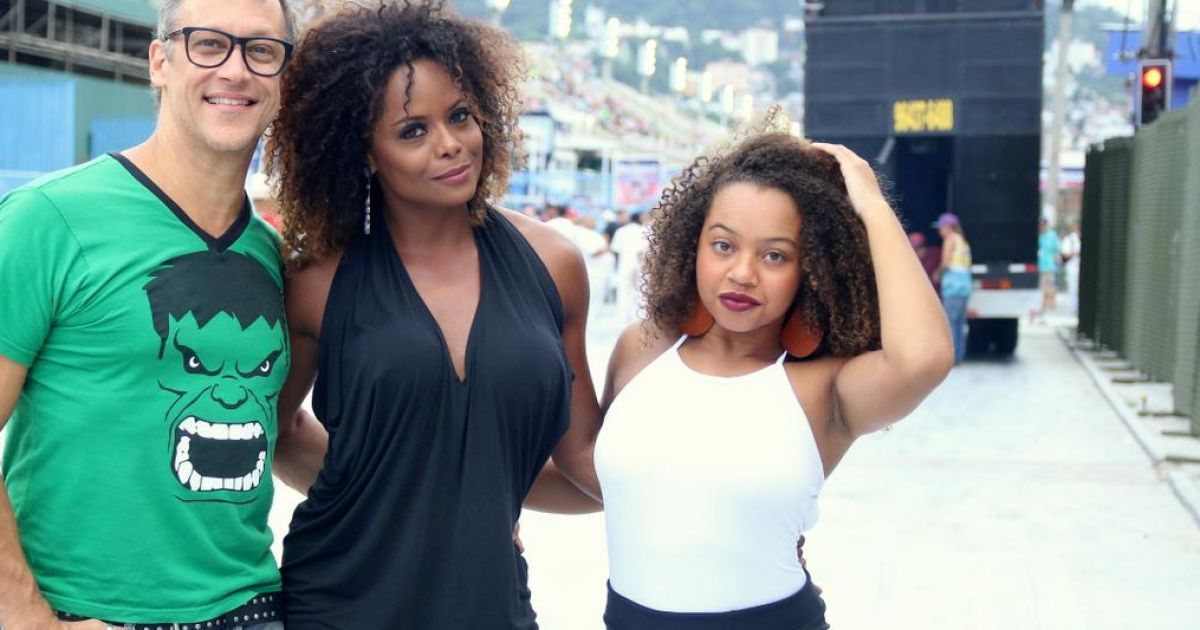 Olivia Nobre, filha de Adriana Bombom e Dudu Nobre, desabafou em rede ... Olivia Nobre, filha de Adriana Bombom e Dudu Nobre, desabafou em rede ...