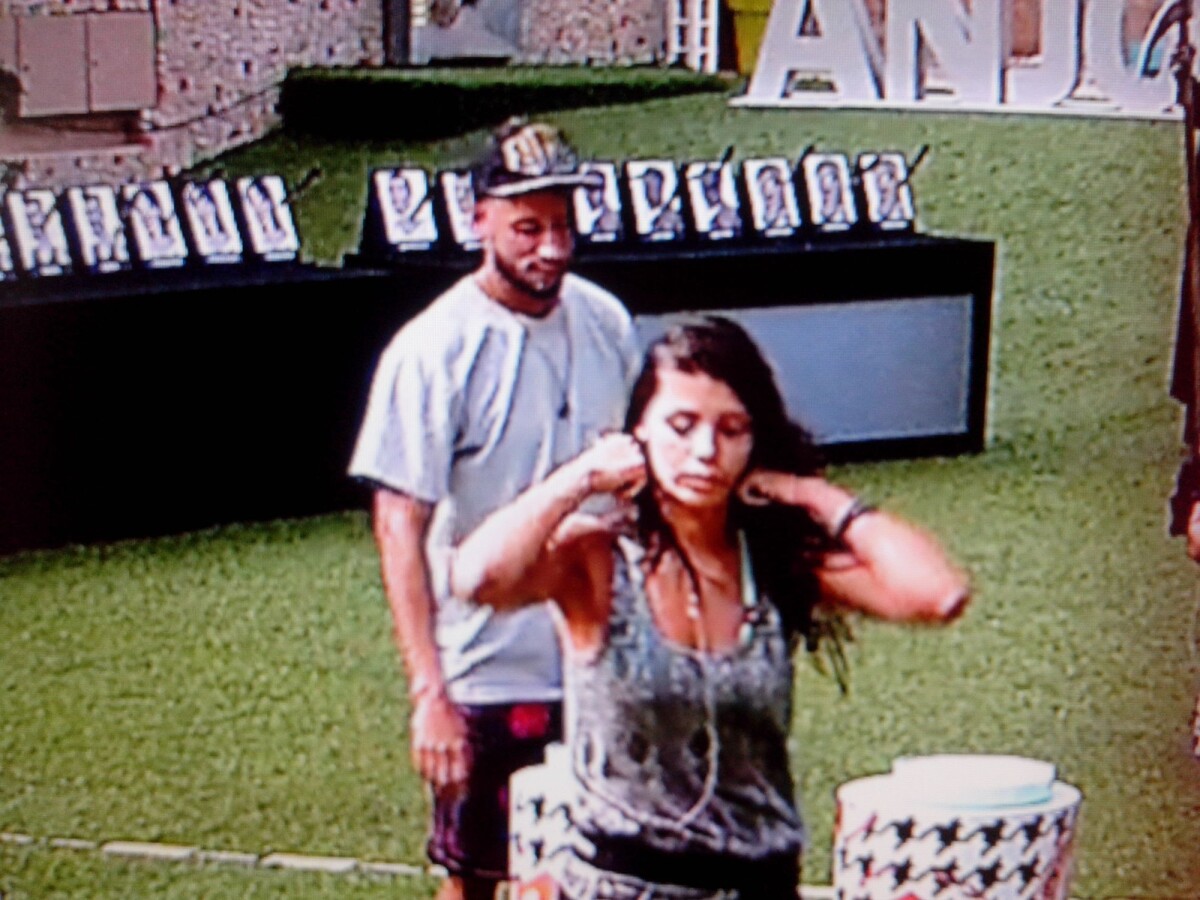 Foto: Fran se irritou ao receber o monstro de Valter - Purepeople