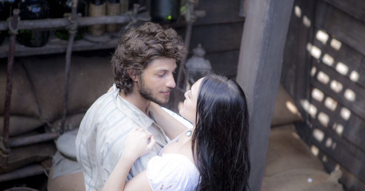 Anna (Isabelle Drummond) e Joaquim (Chay Suede) se reencontram após ...