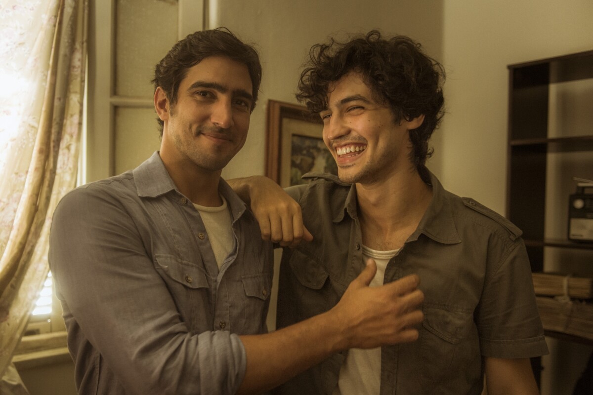 Foto: Gustavo (Gabriel Leone), irmão de Renato (Renato Góes), torna-se ... Foto: Gustavo (Gabriel Leone), irmão de Renato (Renato Góes), torna-se ...