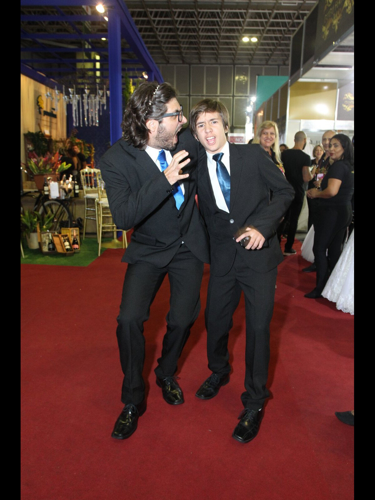 Foto: Ilmar brinca ao posar com o filho, Igor - Purepeople