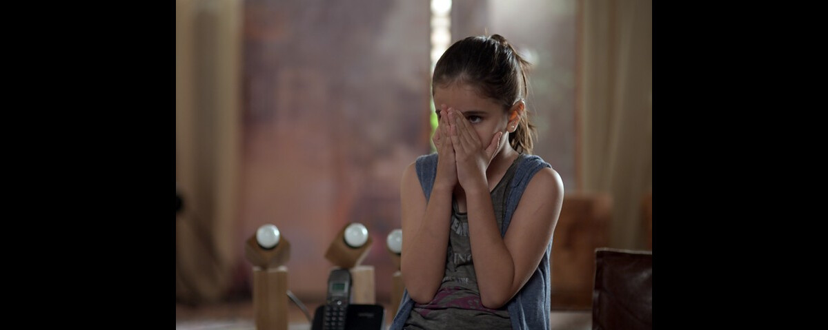 Foto: Chiara (Lara Cariello) tenta passar o vestido e provoca um ...