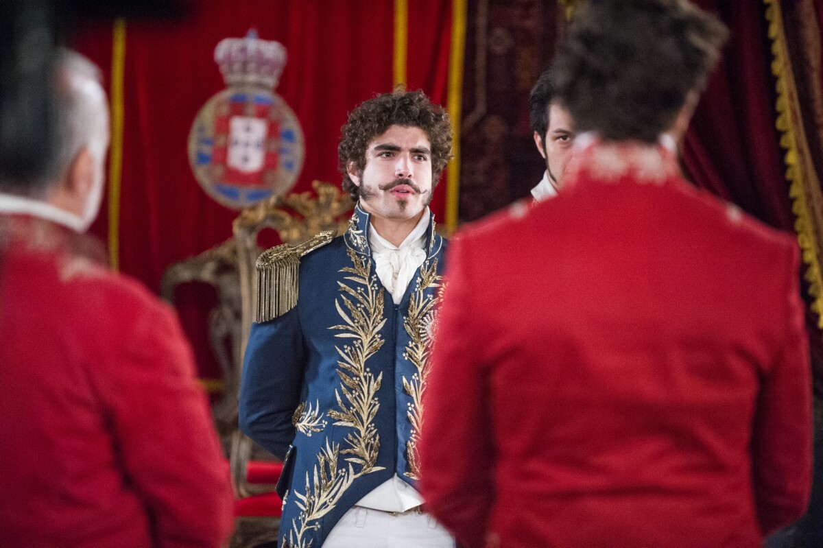 Foto: Dom Pedro (Caio Castro) destitui Thomas (Gabriel Braga Nunes) do ...