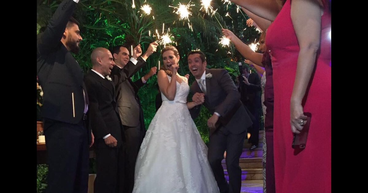 'Quando acabou a cerimônia, que o pastor falou 'sejam felizes, agora ...