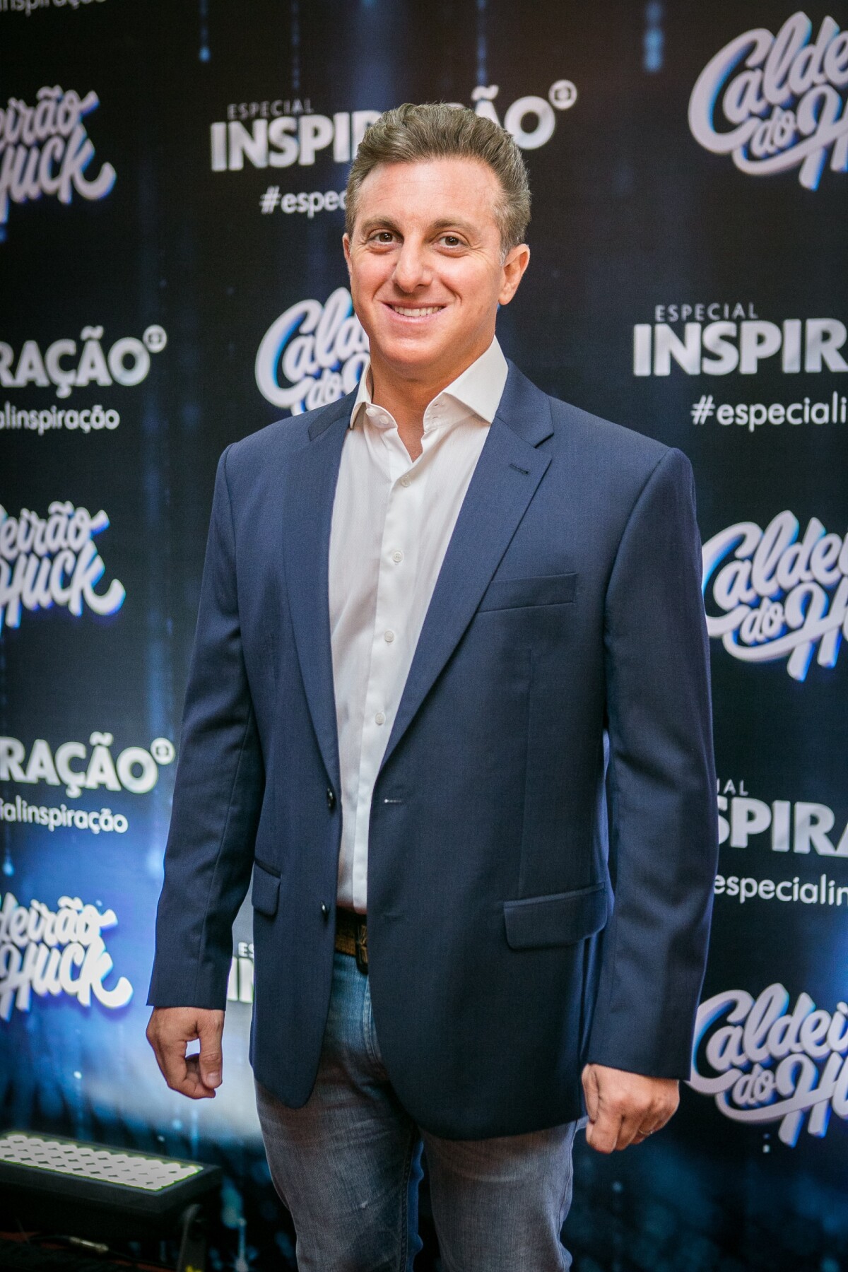 Foto: Luciano Huck brincou com Sandy ao filmá-la usando banheiro ...