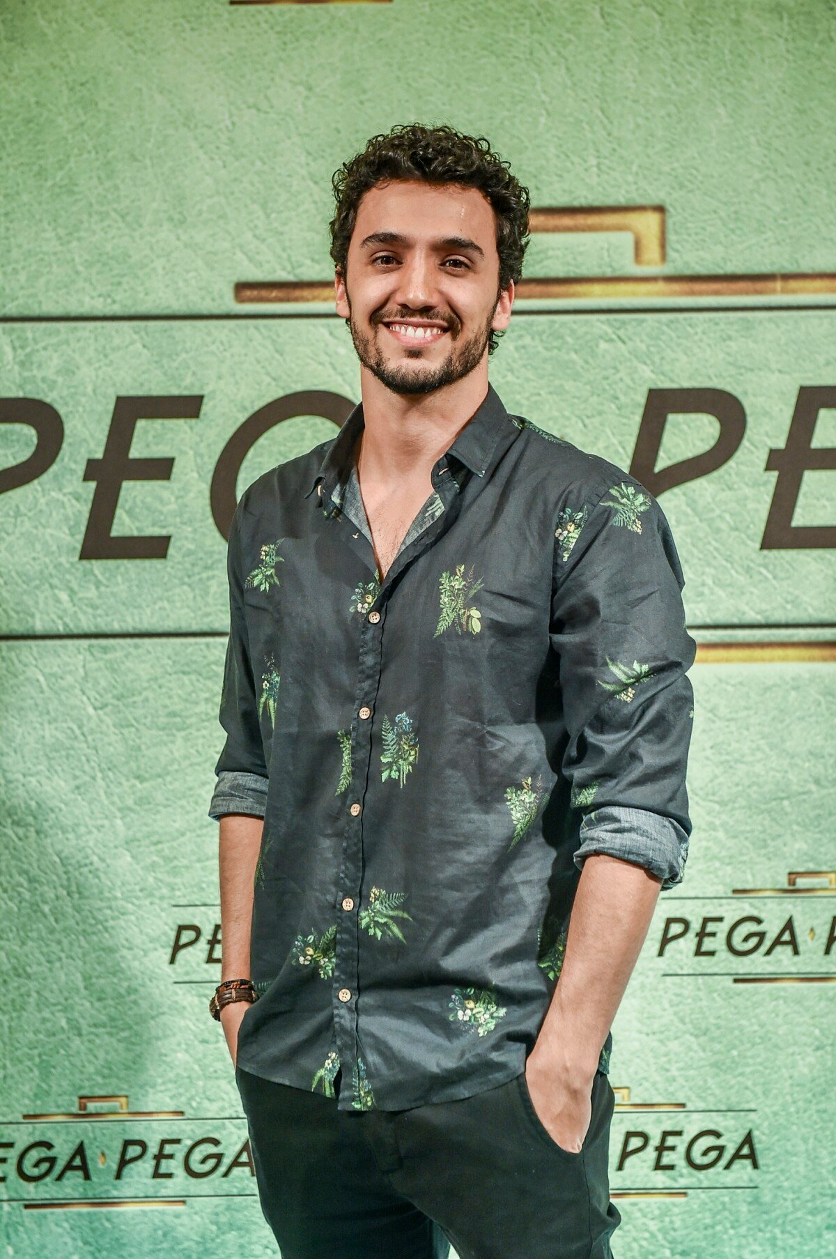Foto: Pedro Cassiano é Xavier, na novela 'Pega Pega' - Purepeople