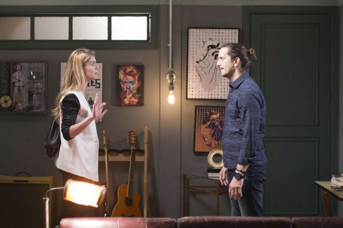 Foto: Diana (Alinne Moraes) decide passar a guarda de Chiara (Lara ...