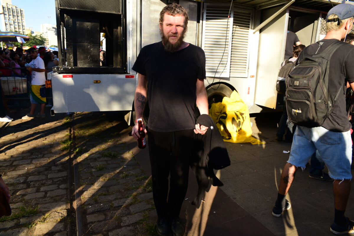 Foto: Otto marca presença na manifestação a favor das Diretas Já, em ...