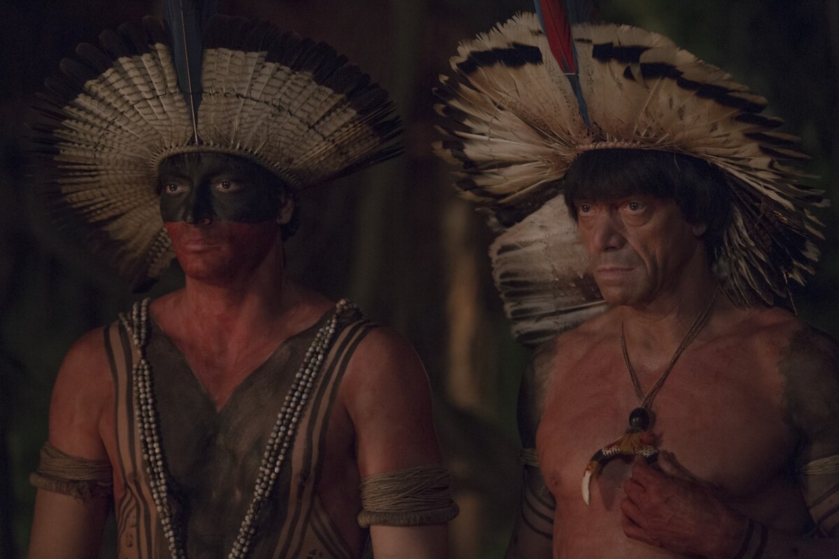 Foto: Ubirajara (Allan Souza Lima) admite Joaquim (Chay Suede) na tribo ...