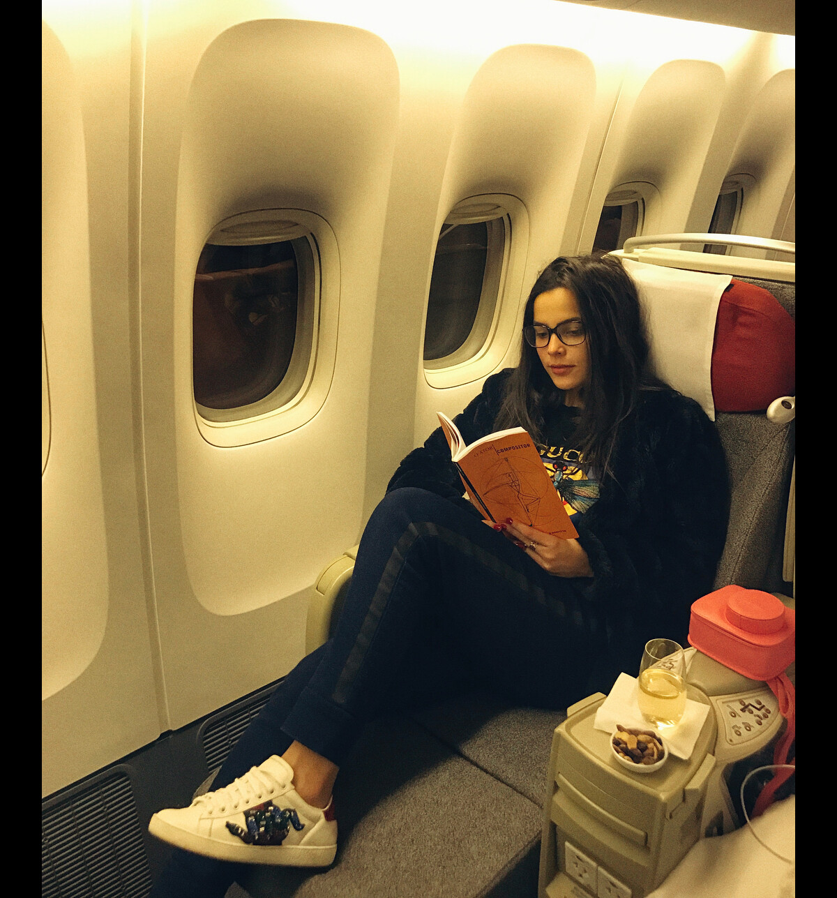 Foto: Ex-BBB Emilly volta ao Brasil após temporada em Paris com ...