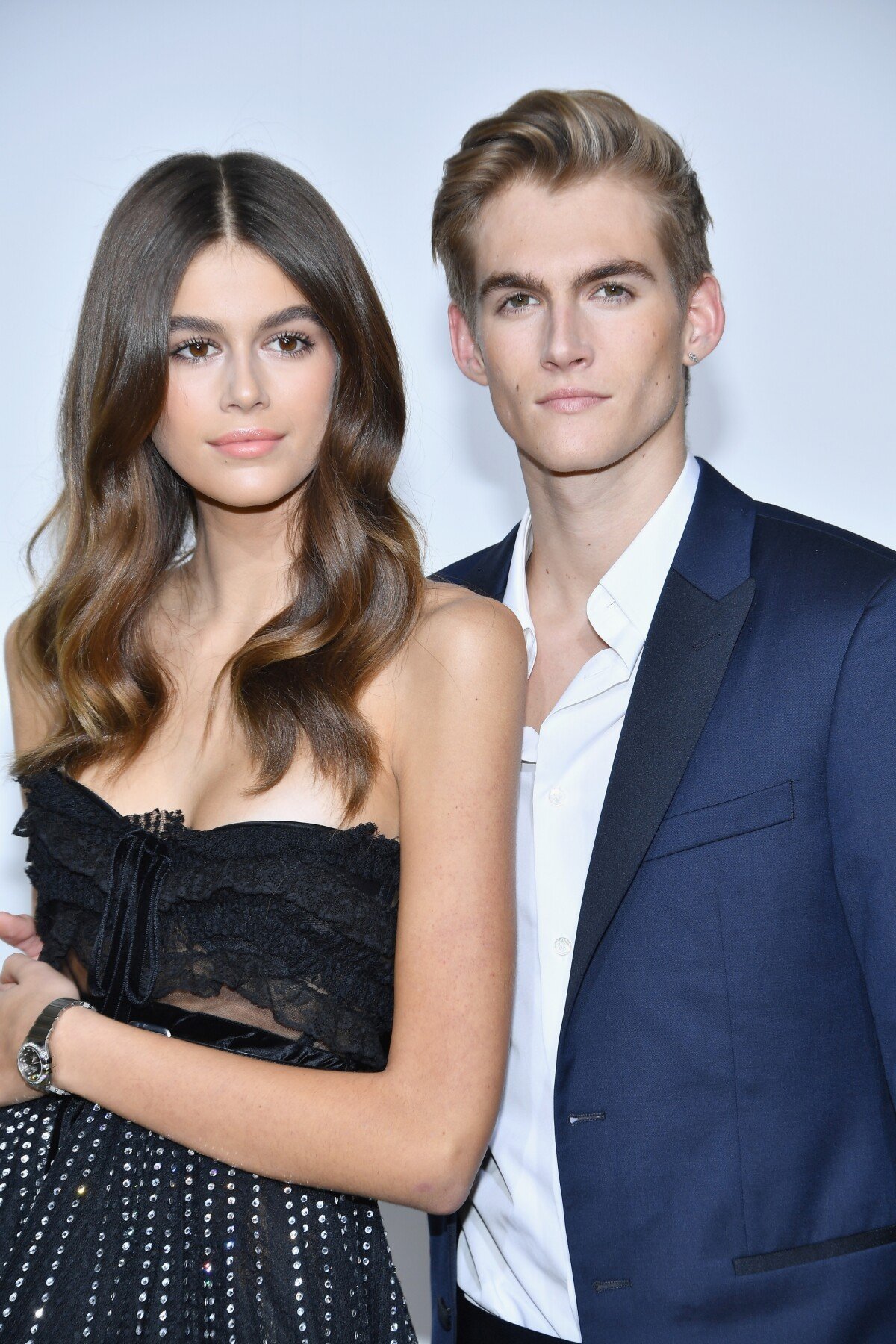 Foto: Kaia Gerber posa ao lado do irmão, Presley Walker, ambos do ...