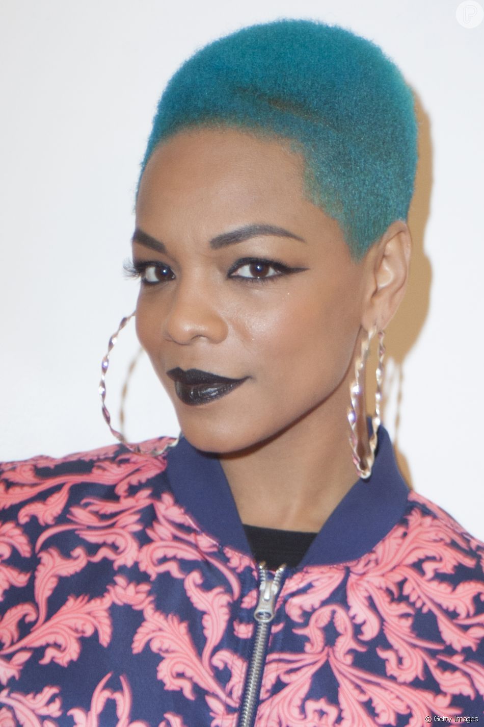 A rapper americana Sharaya J é outra famosa que aderiu a tendência dos ...