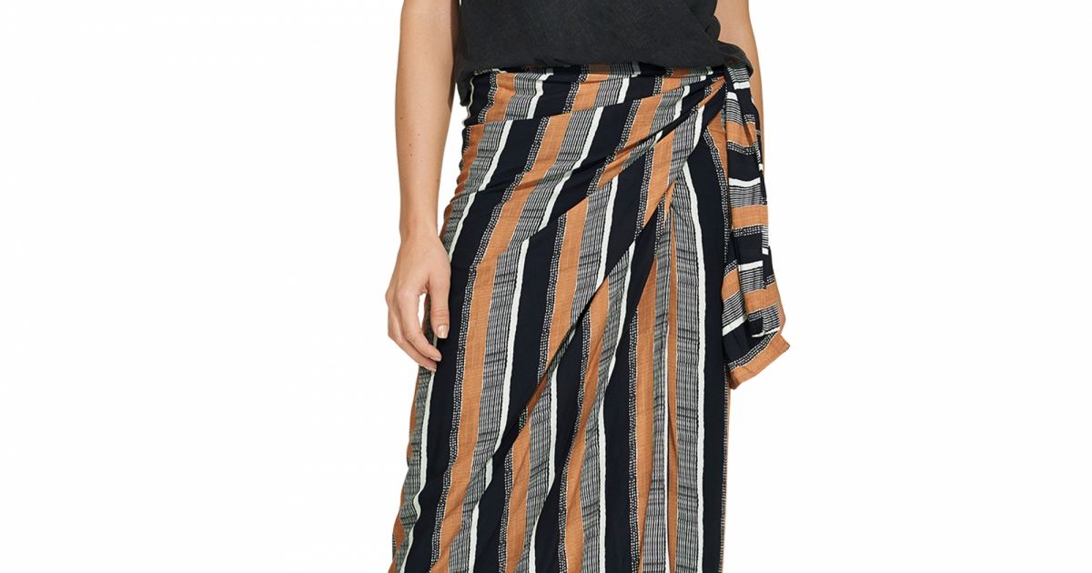 Katy Perry escolheu uma saia midi de marca beachwear brasileira ...