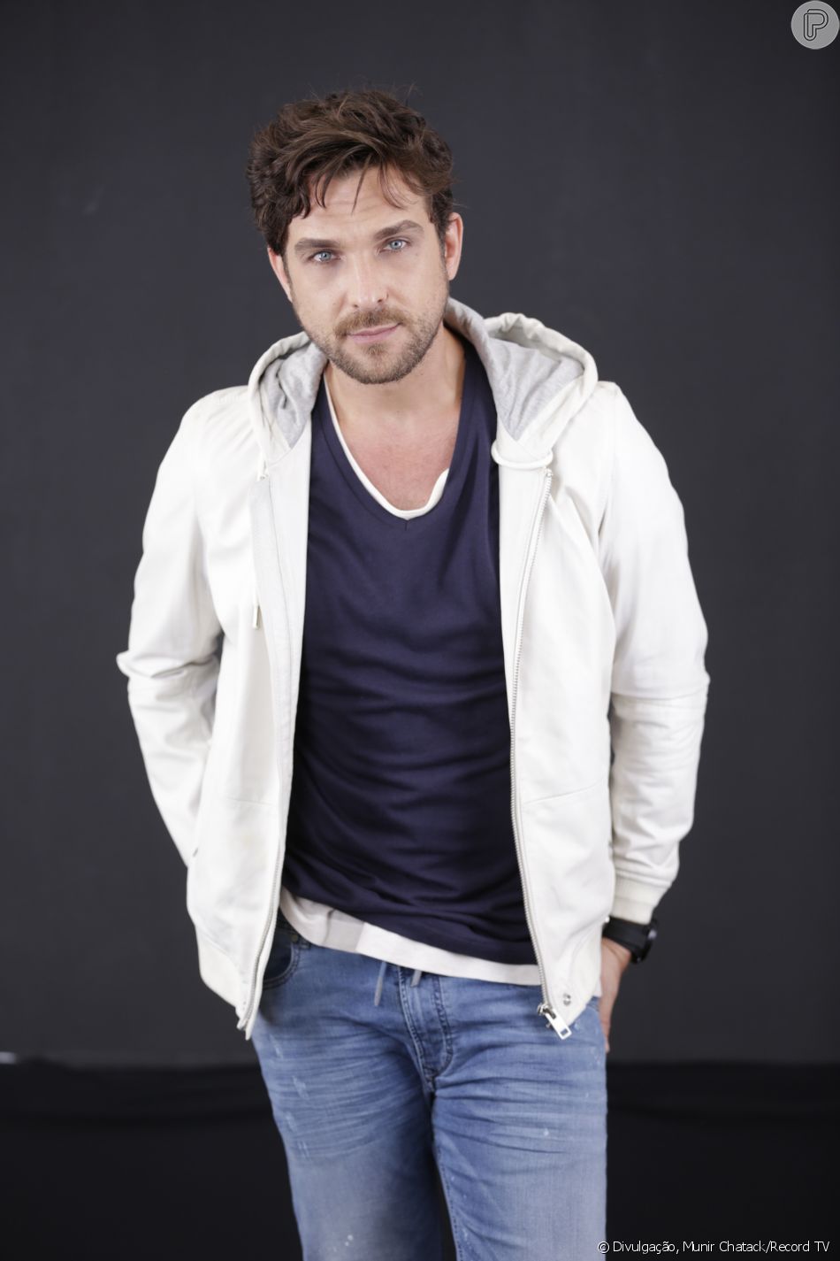 Benjamin (Igor Rickli) diz que a mãe não deve falar para Isabela ...