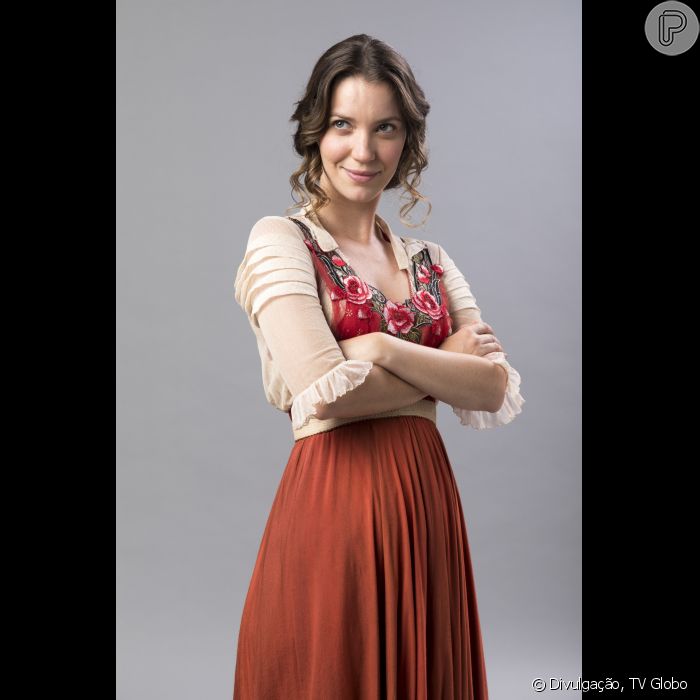 Julieta (Gabriela Duarte) é elogiada por Susana (Alessandra Negrini) na ...