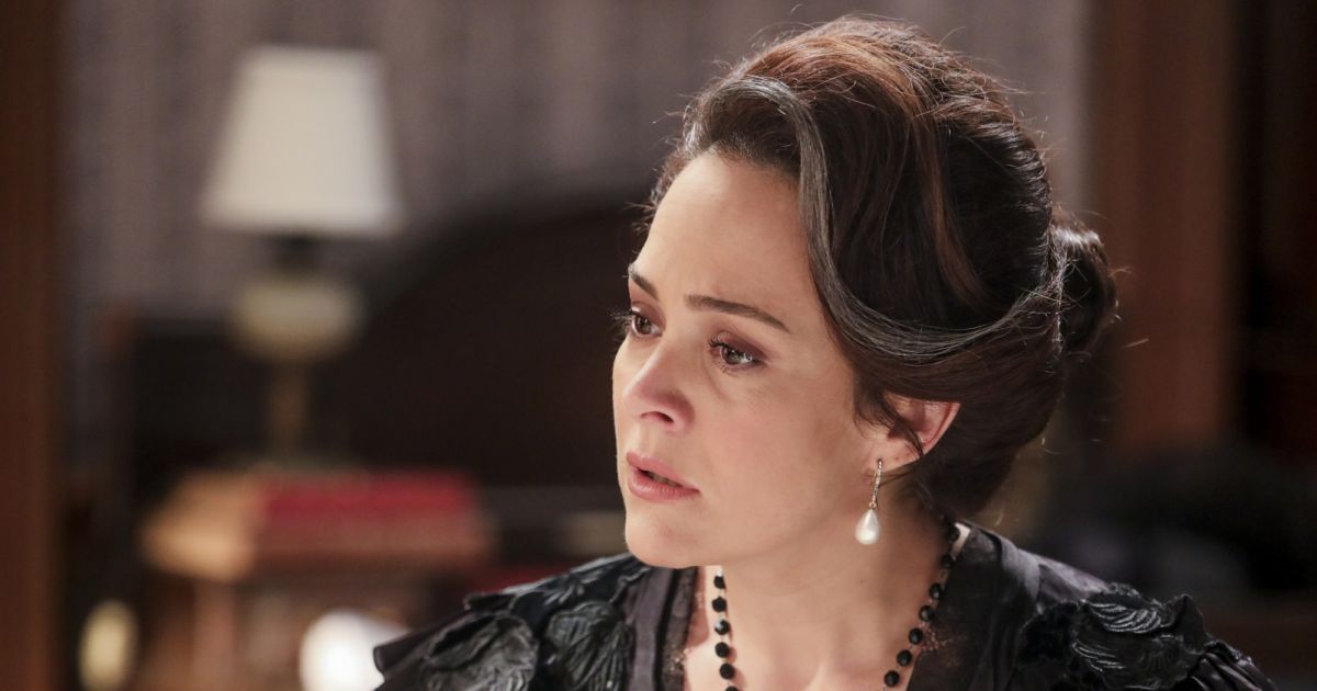 Julieta (Gabriela Duarte) obriga a acompanhante de Camilo (Maurício ...