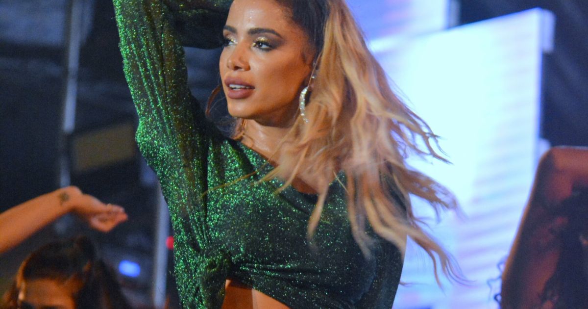 Anitta está novamente em nos Estados Unidos para o festival 'Miami Bash ...