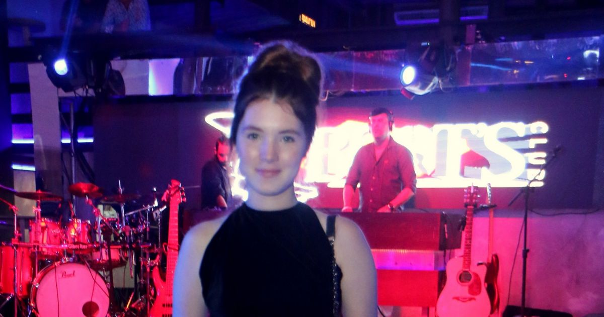 Jeniffer Oliveira vive a personagem Flora em 'Malhação : Vidas ...