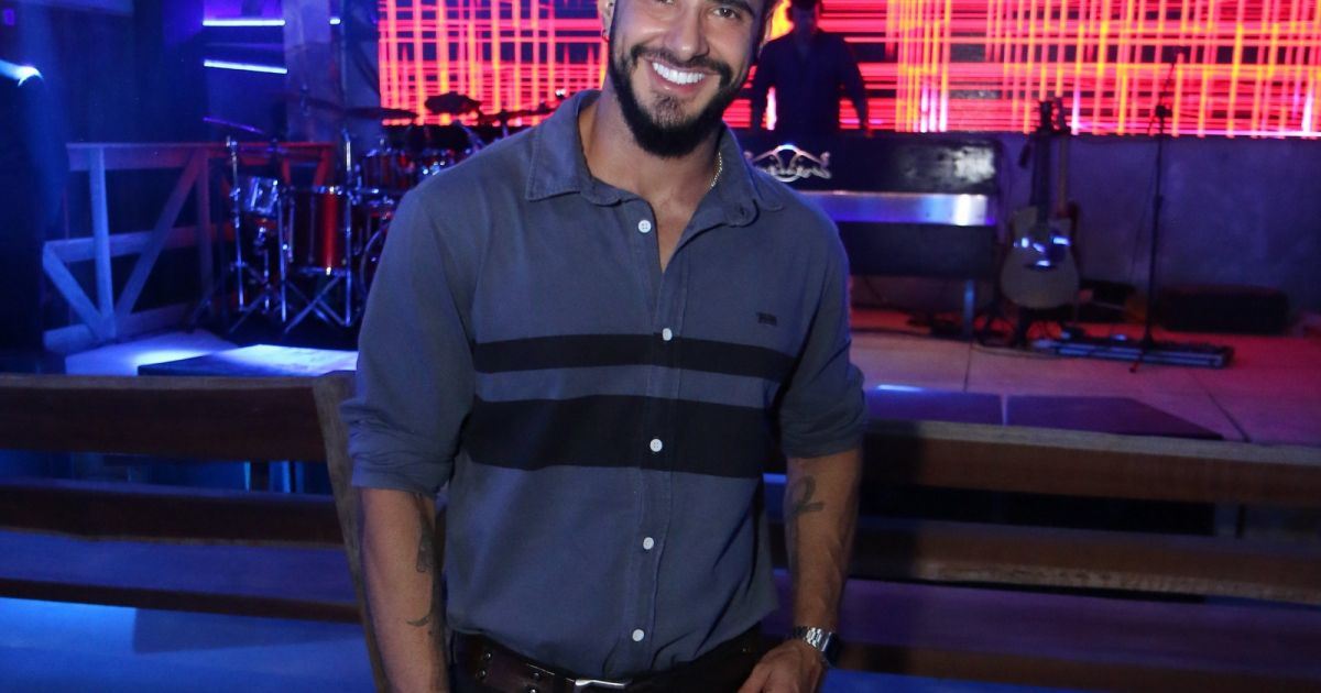 Transgênero Tarso Brant vai à inauguração de boate sertaneja no Rio com ...