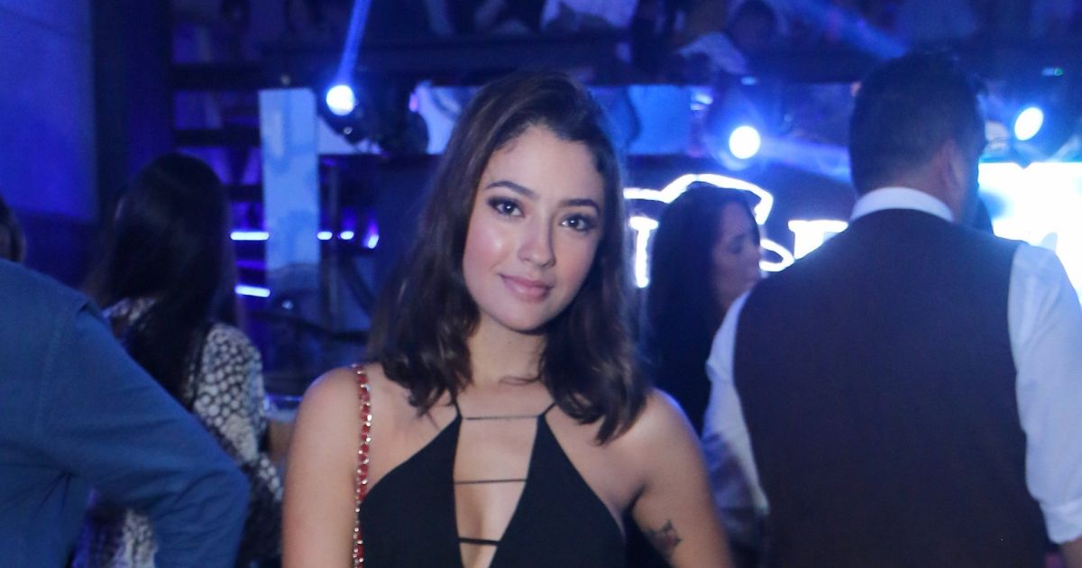 A atriz Carolina Oliveira apostou em vestido com fenda poderosa para ...