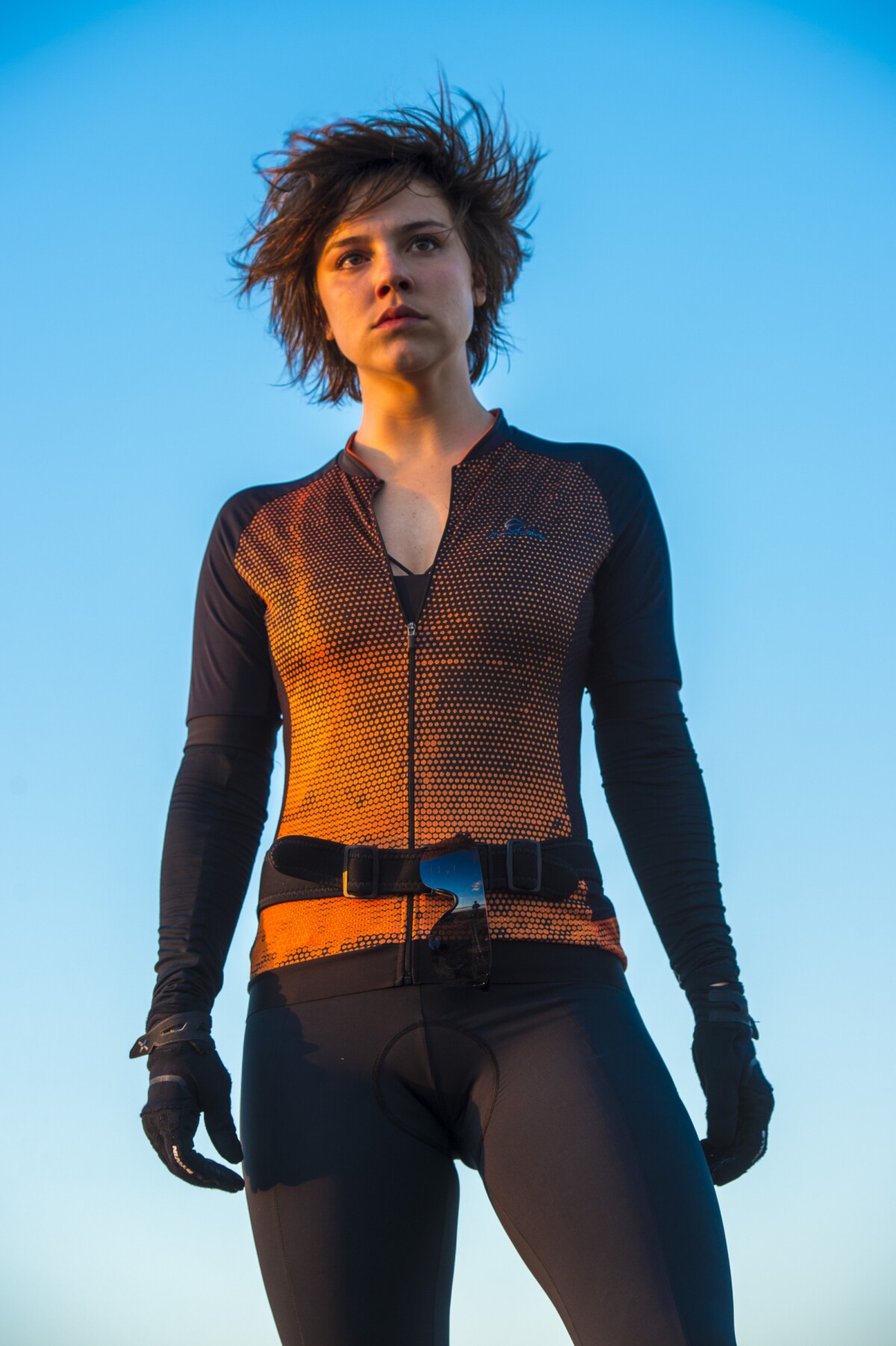 Foto: Maria (Alice Wegmann) está atrás do irmão gêmeo, Nonato (Marco ...