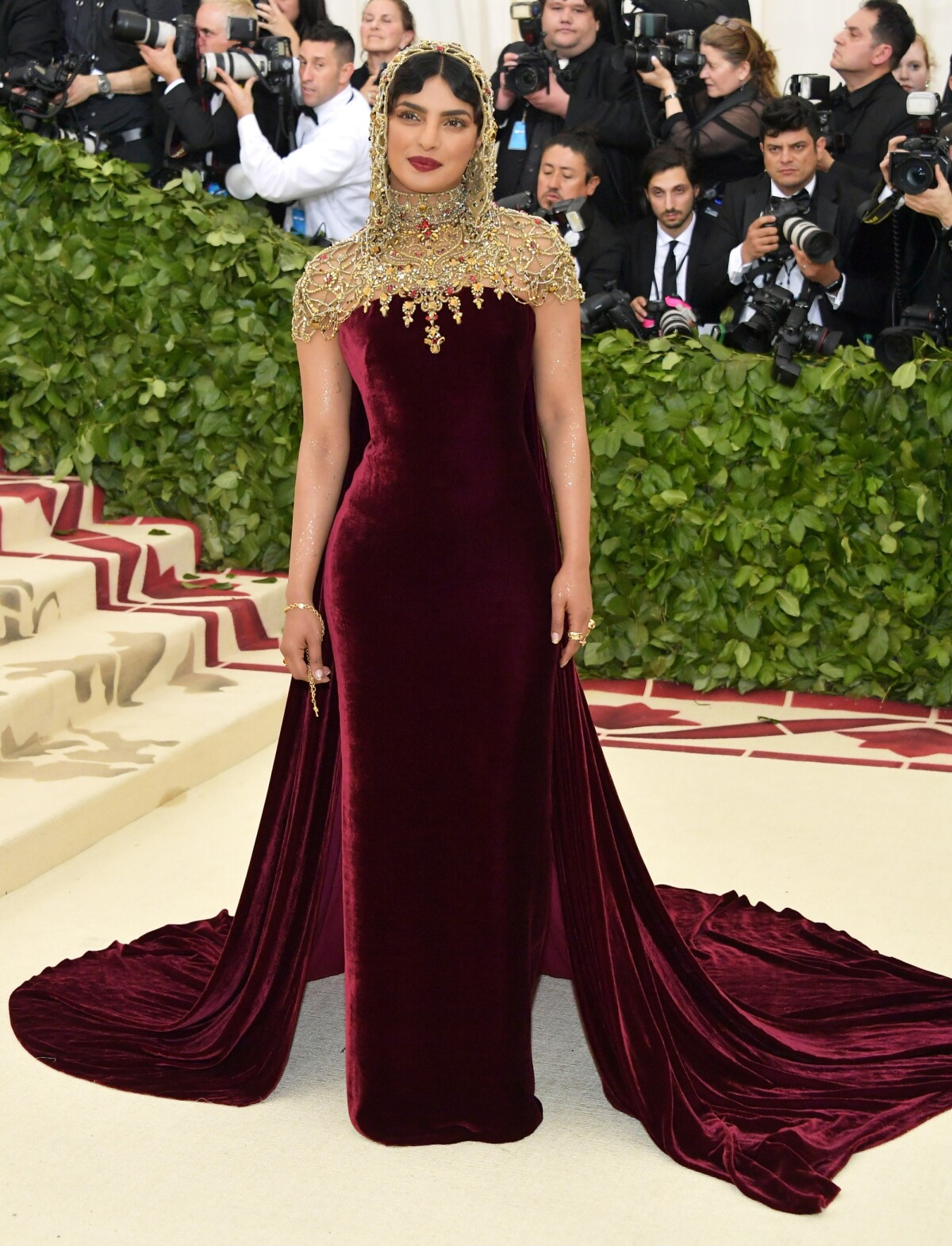 Foto: A atriz e modelo indiana Priyanka Chopra de Ralph Lauren no Met ...