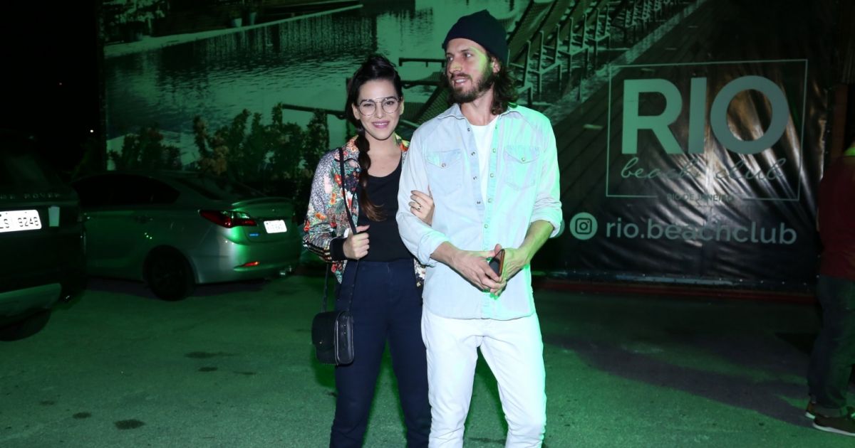 Tainá Müller com o marido, Henrique Sauer, na festa de encerramento da novela 'O Outro Lado do ...