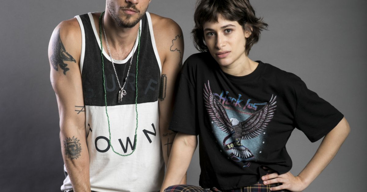 Manuela (Luisa Arraes) conta a Luzia (Giovanna Antonelli) que Ícaro ...